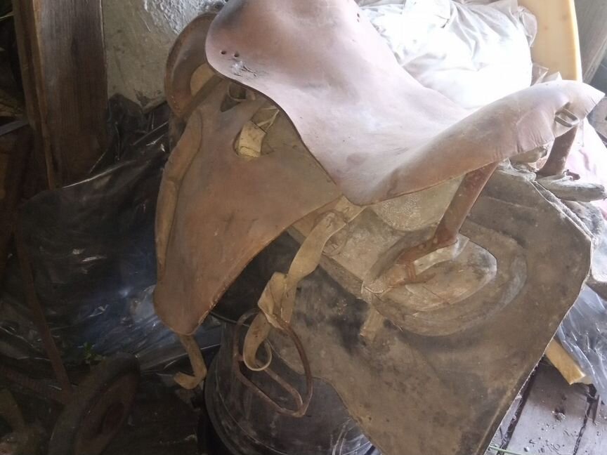 Седло для лошади