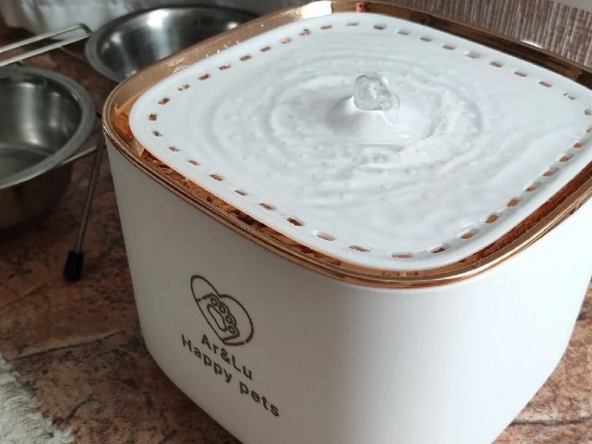 Фонтан поилка для кошек