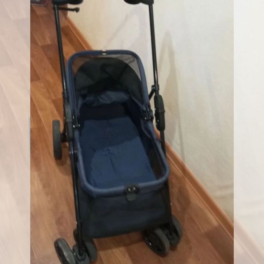 Коляска для маленькой собачки