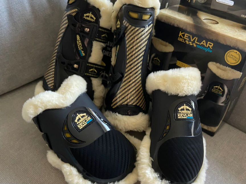 Ногавки от veredus для лошади