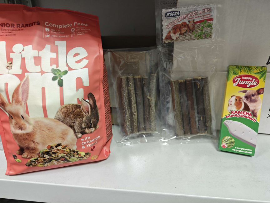 Корм для кошек,собак лакомства для кошек и собак