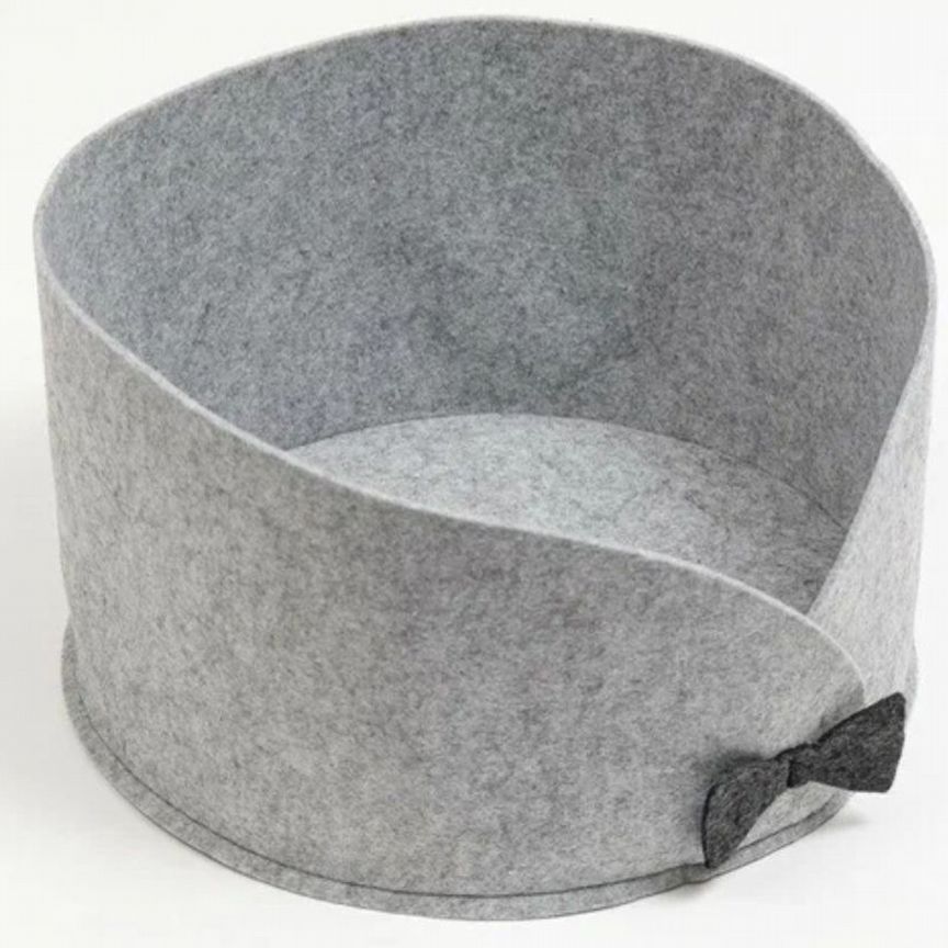 Лежанка для кошек из войлока