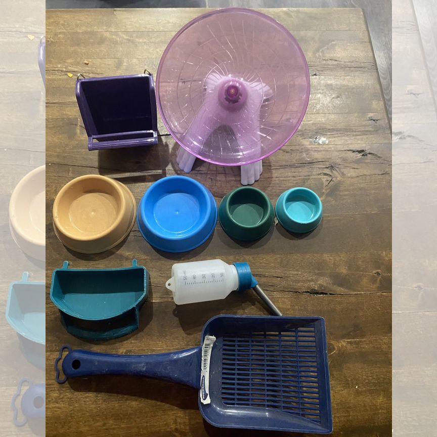 Колесо и кормушки для грызунов