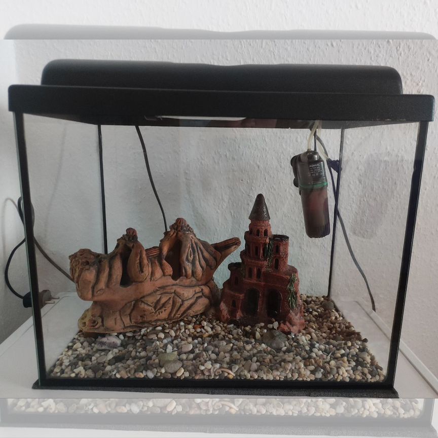 Продам аквариум бу для аквариумных рыбок