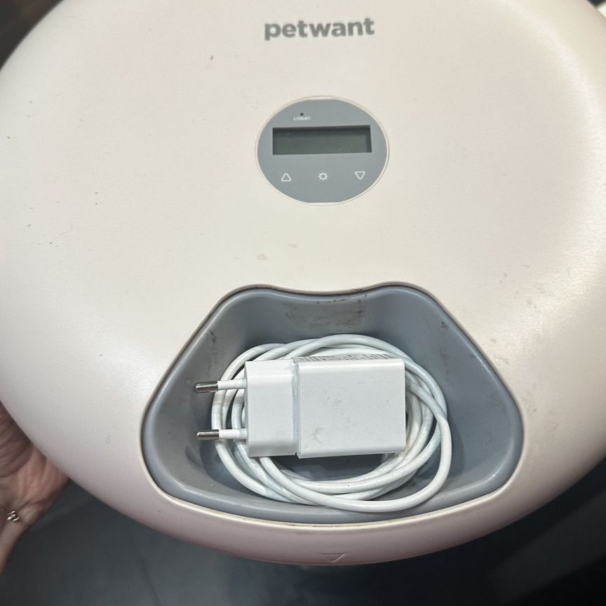 Умная кормушка для кошки или собаки petwant