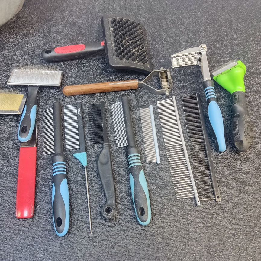 Ножницы и гребни для стрижки животных