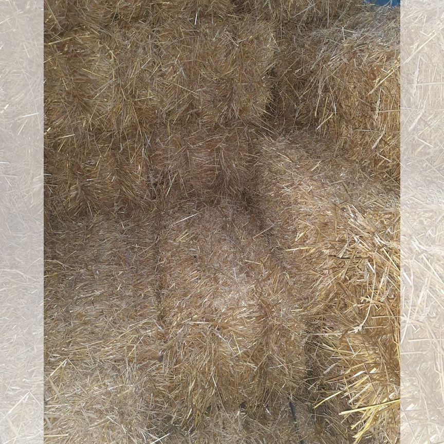 Сено солома в тюках