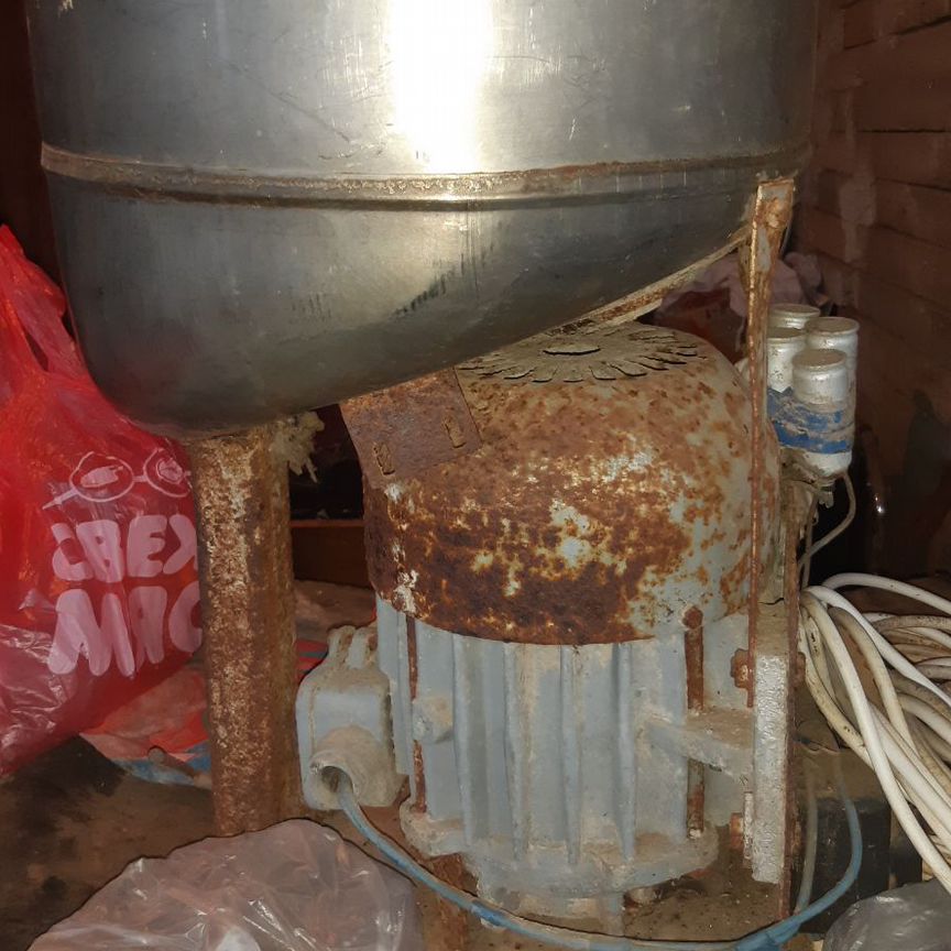 Мельница для зерна бу