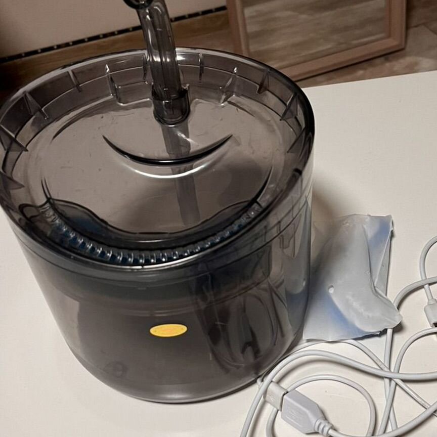 Автоматическая поилка для кошек и собак