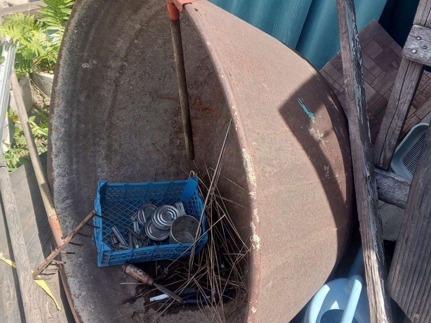 Казан железный для готовки животным