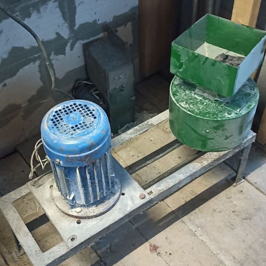 Мельница для дробления зерна