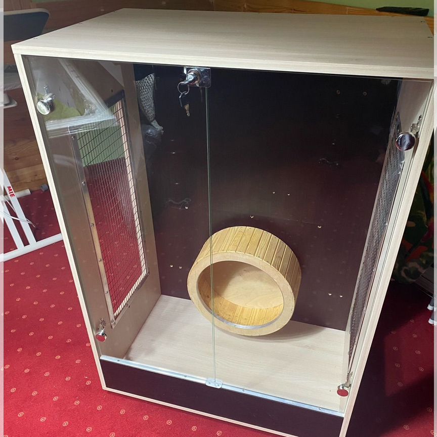 Витрина для шиншилл