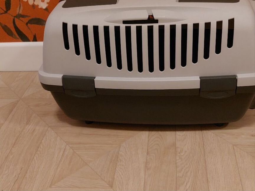 Переноска для кошек пластиковая