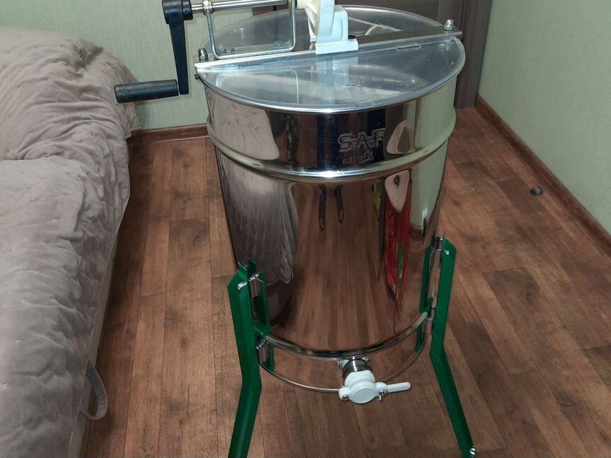 2-х рамочная ручная медогонка SAF natura