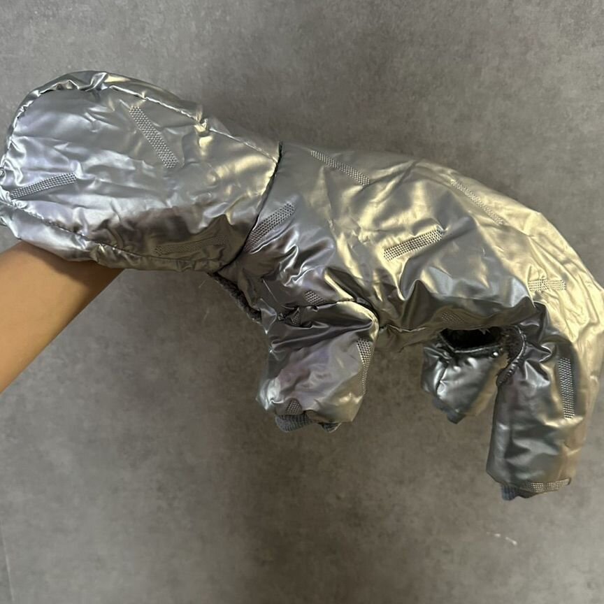 Зимний комбинезон для маленькой собаки