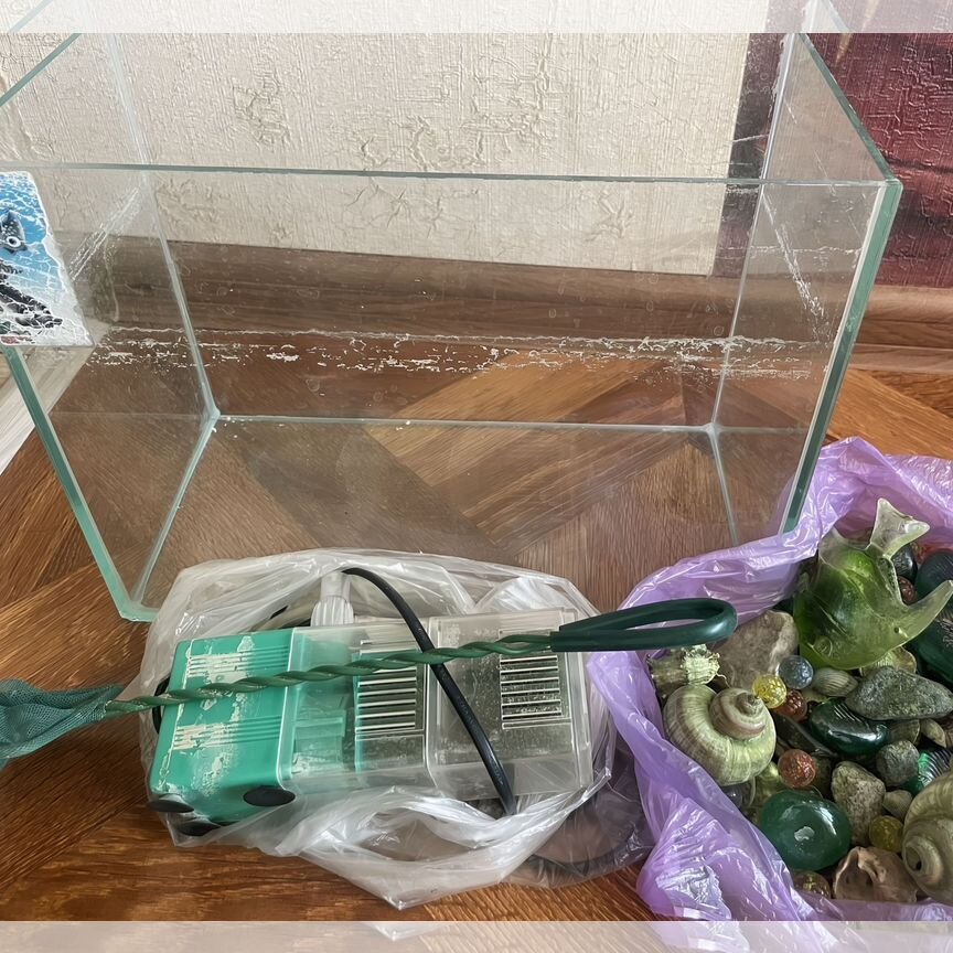 Аквариум для рыбок маленький