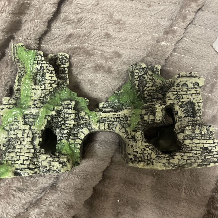 Замок для аквариума