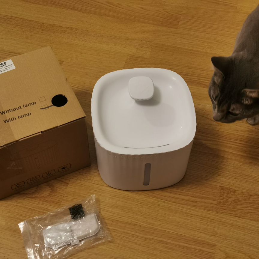 Поилка-фонтан с датчиком движения