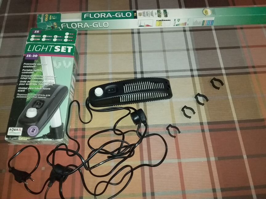 Переносной питатель для люминесц.лампы в аквариум