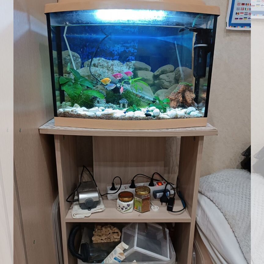 Аквариум с тумбой бу