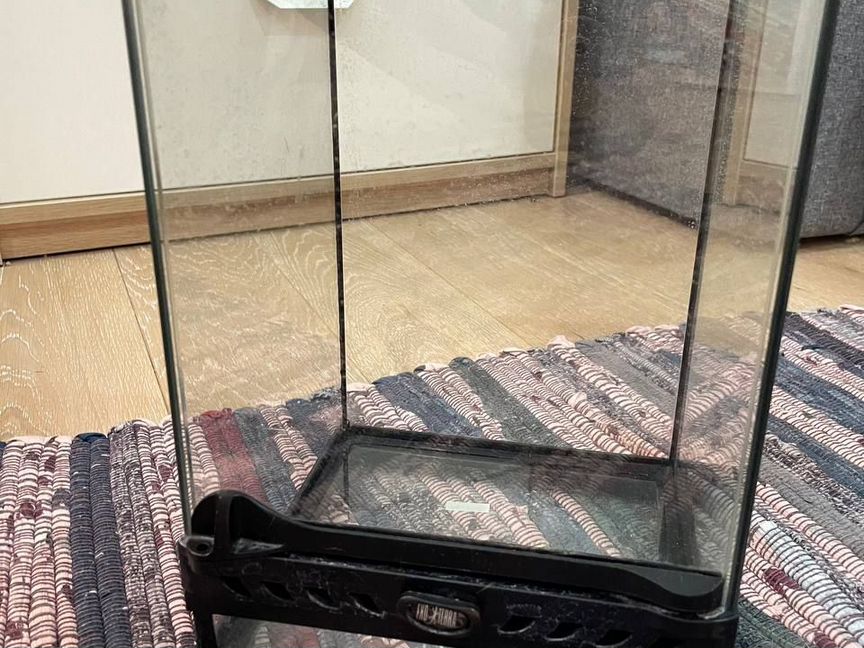 Террариум exoterra 20*20*30, без ньюансов