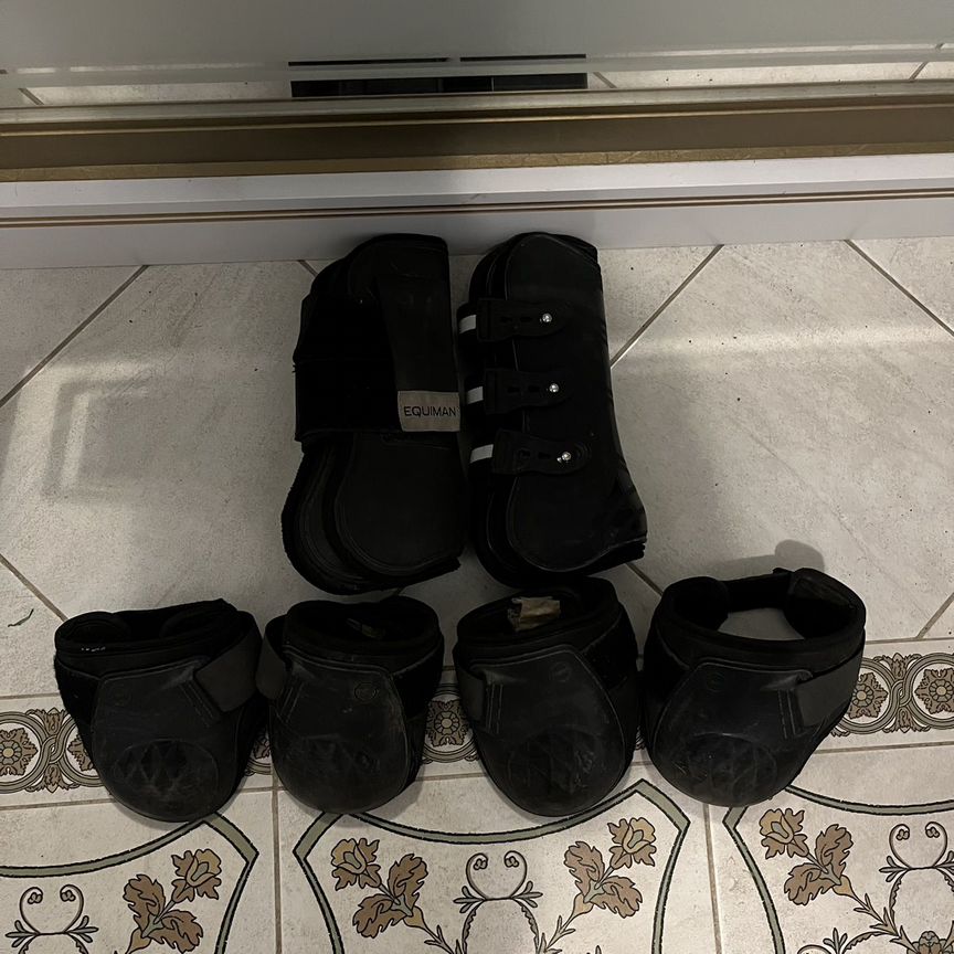 Ногавки и бинты для лошади