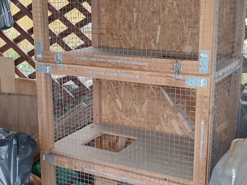 Вольер, клетка