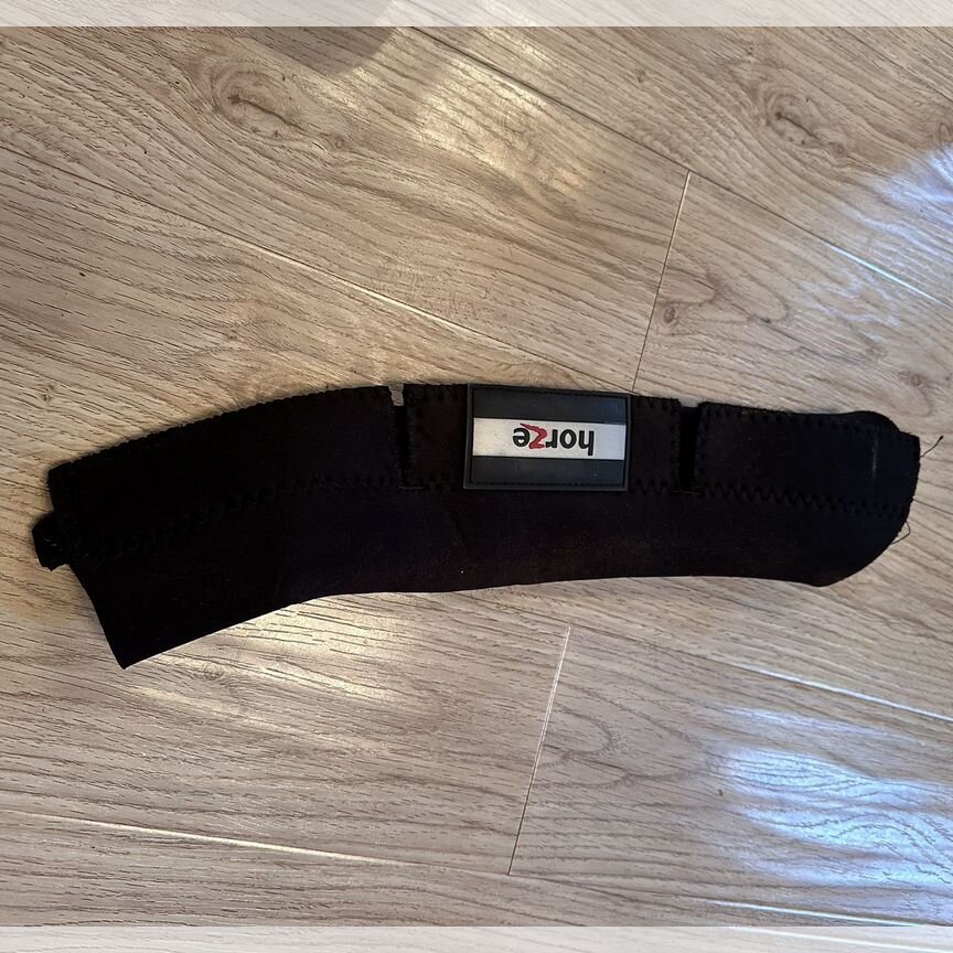 Подхвостник для лошади horze