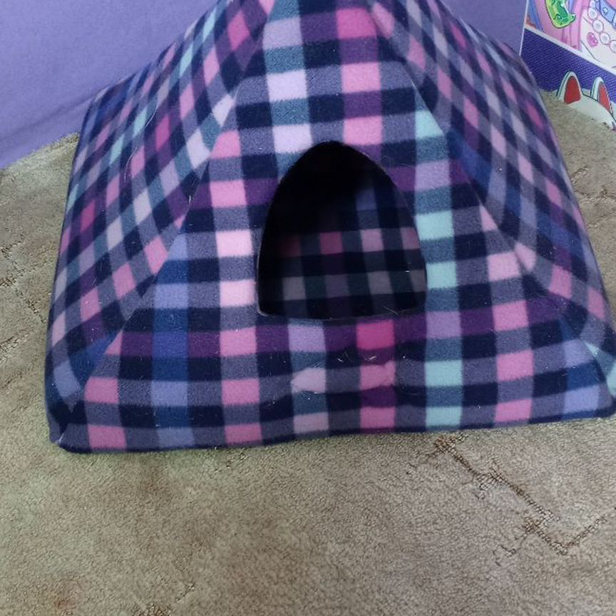 Кошачий домик, лежанка