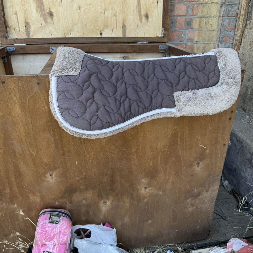 Меховушка под седло