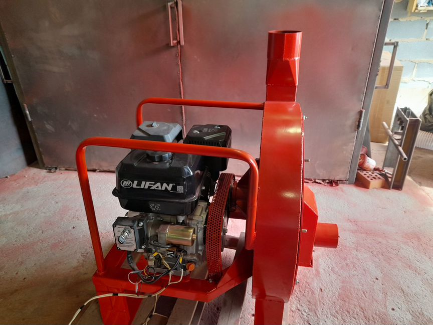 Зернодробилка "Лидер" от бензинового двигателя