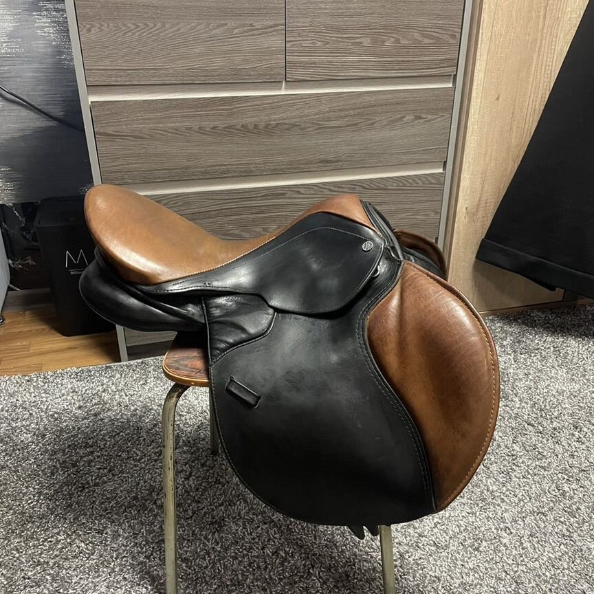 Седло для лошади