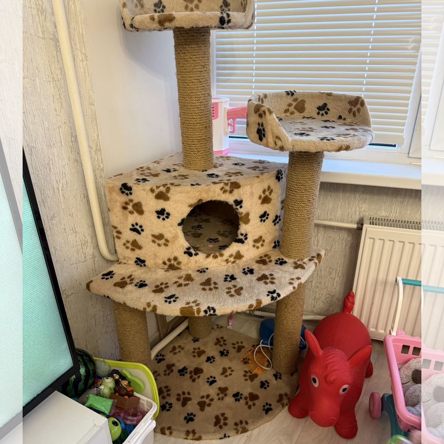 Когтеточка для кошек с лежанкой и домиком