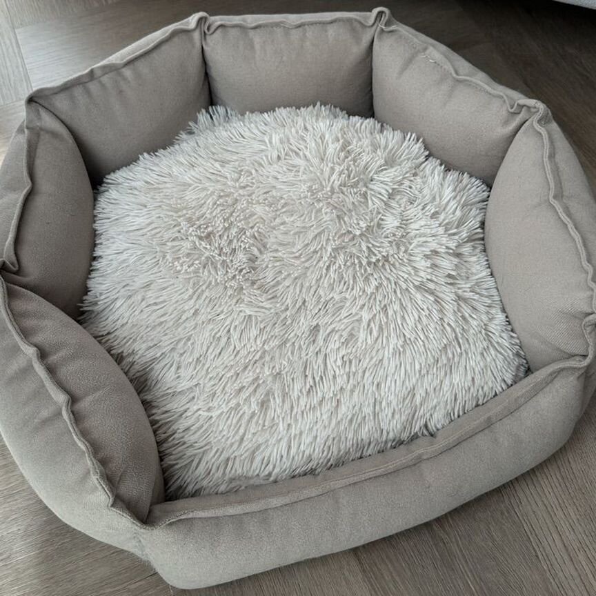 Лежанка для кошек бу