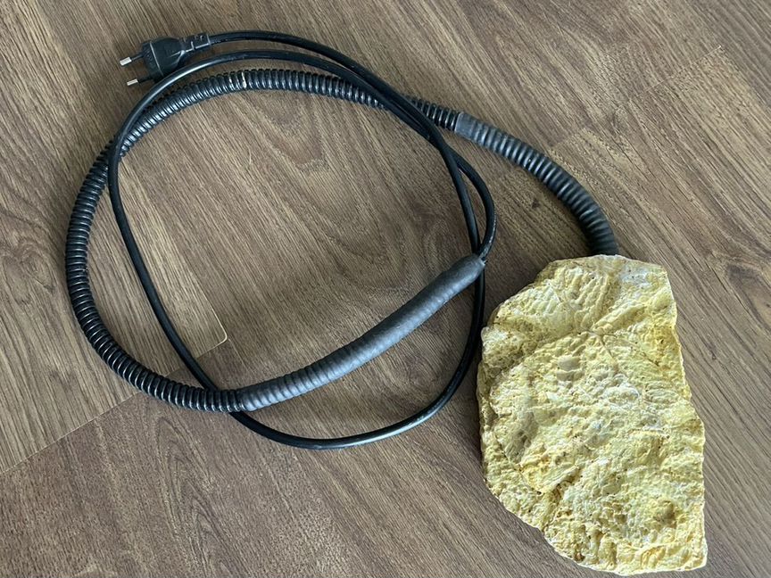 Камень для рептилий с подогревом