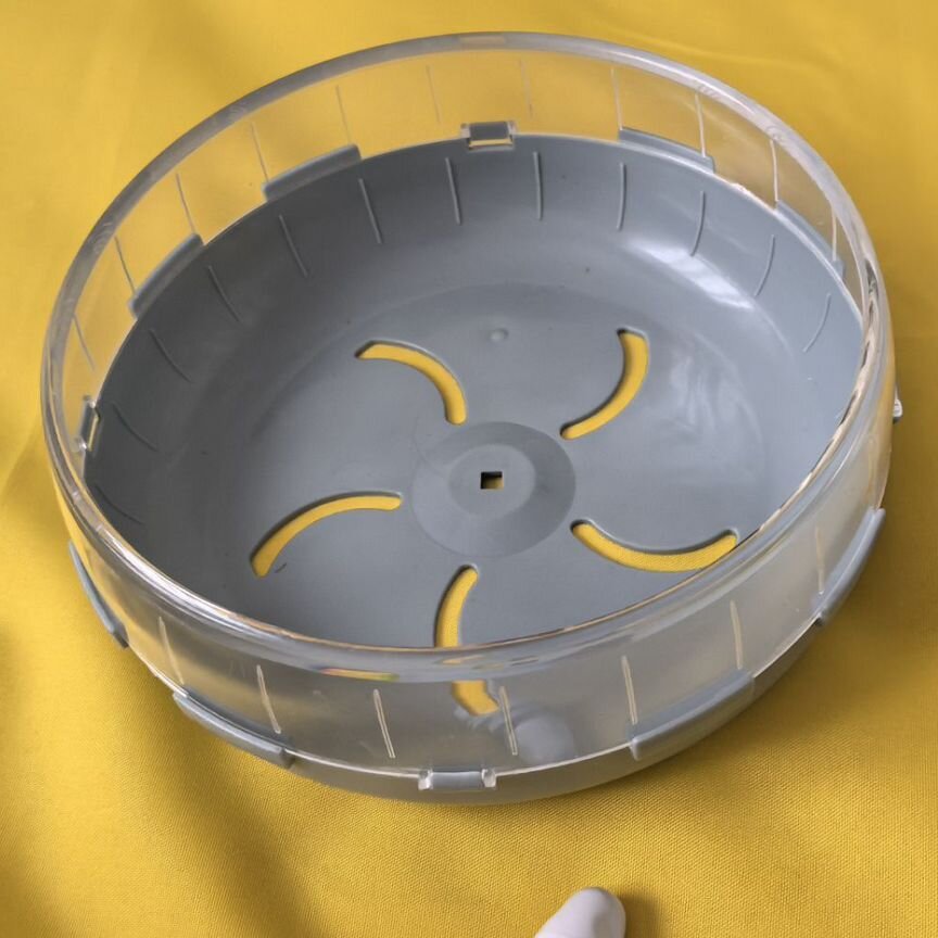 Беговое колесо для хомяка бесшумное новое