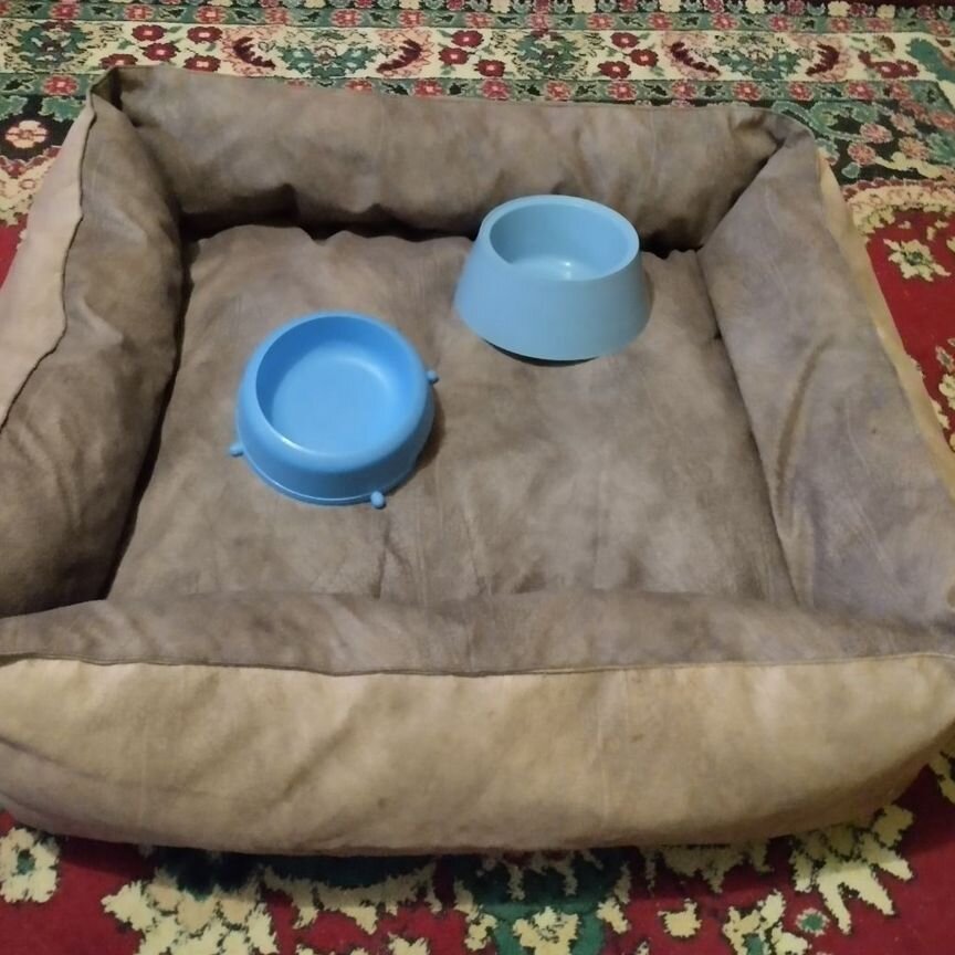 Лежанка для животных, лоток для кошек