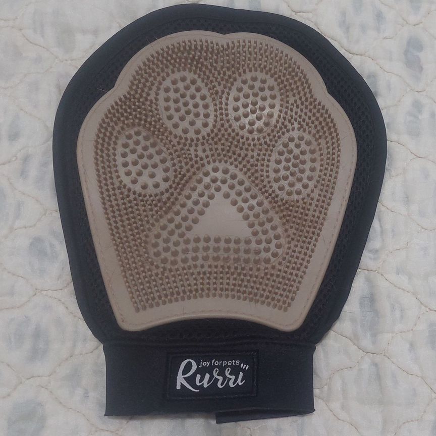 Рукавица для груминга Rurri