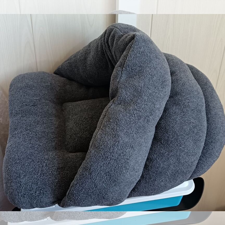 Лежанка- тапок для кошек