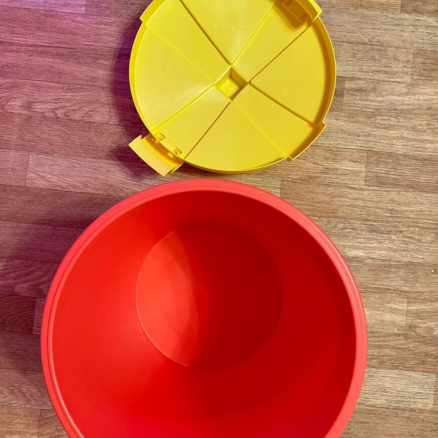 Контейнер для сухого корма и лакомств