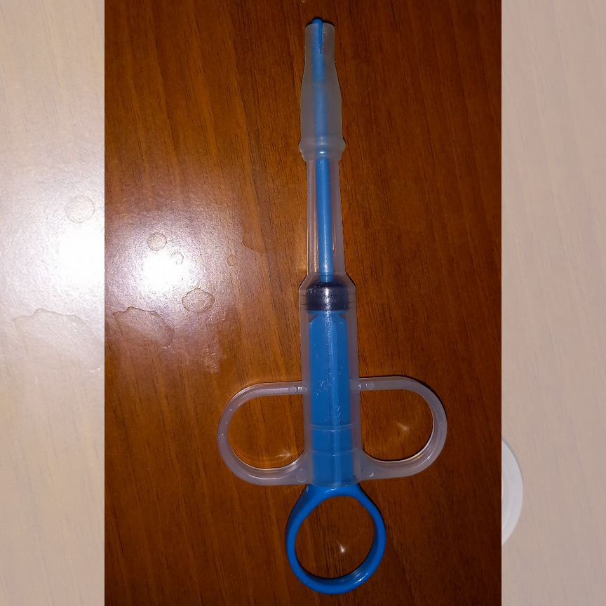 Шприц для таблеток животным