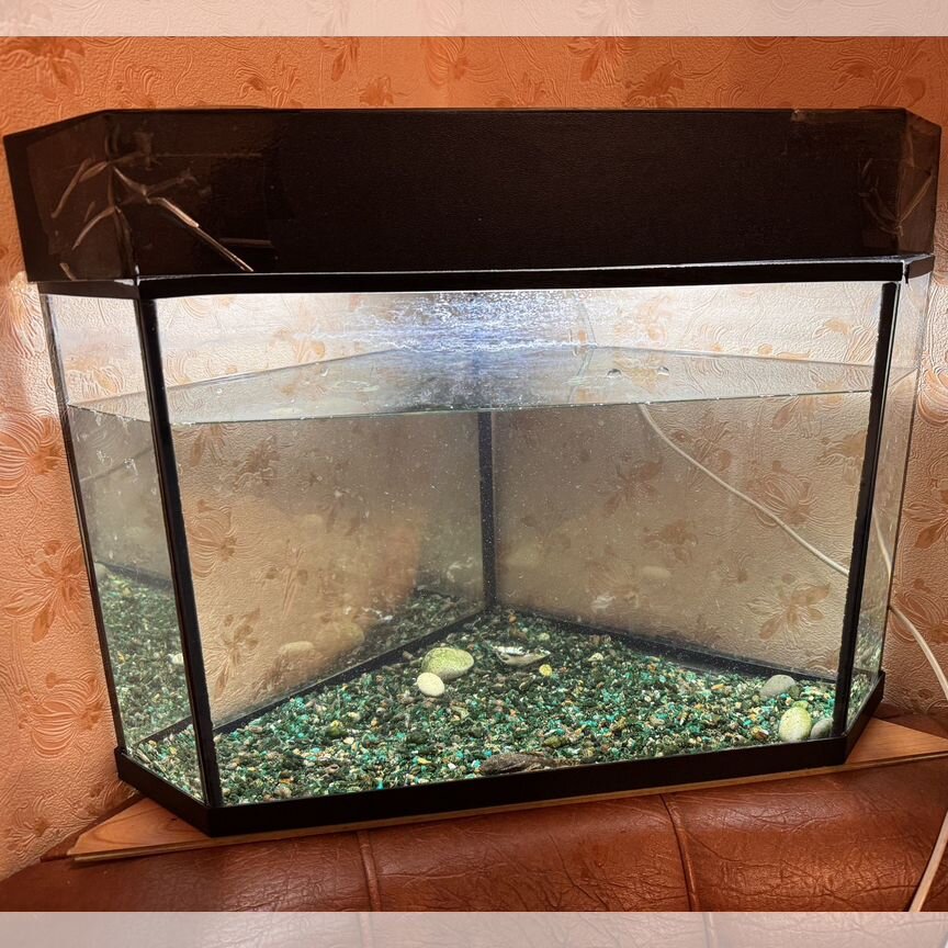 Аквариум с рыбками 40 литров