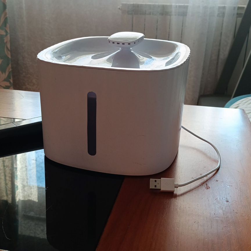 Фонтан поилка для кошек