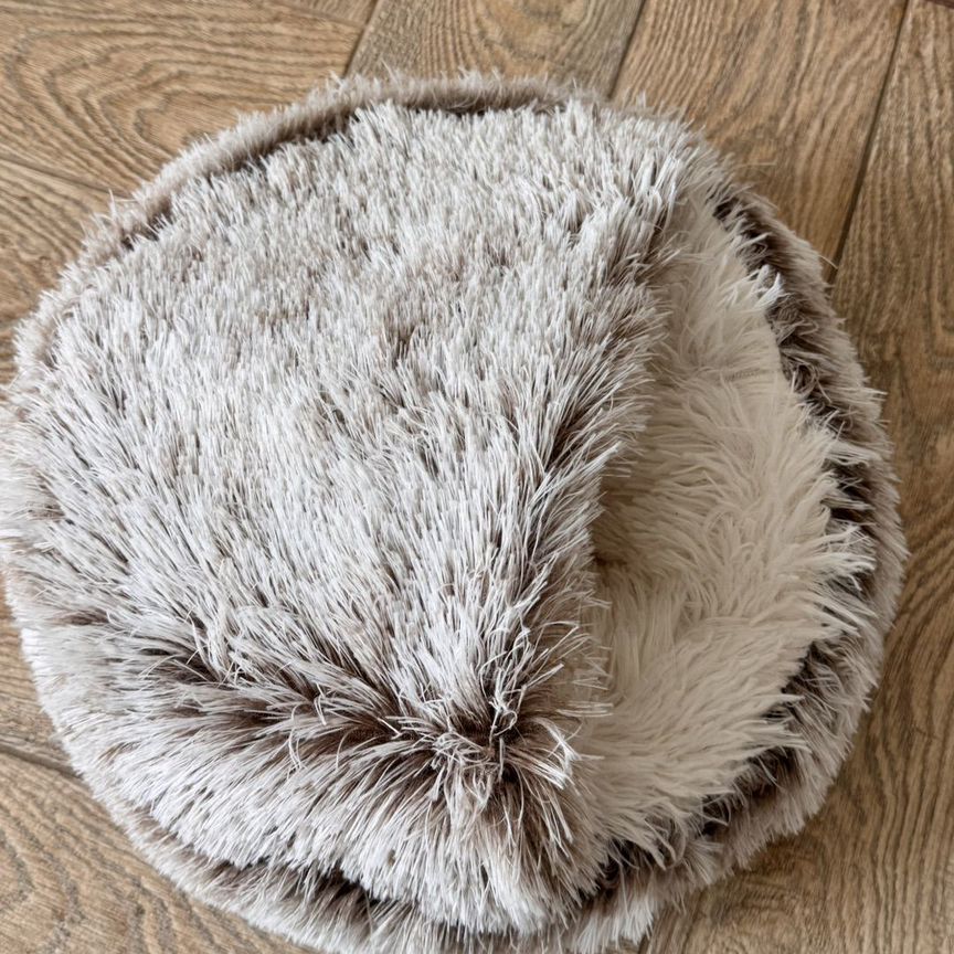 Лежанка для кошек новая