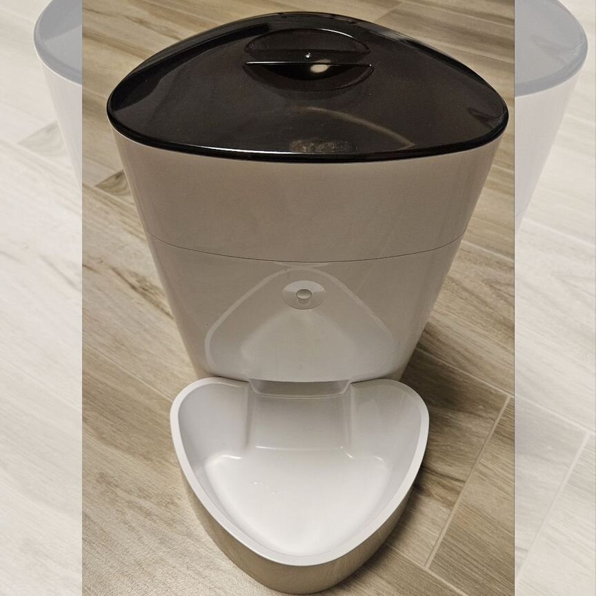 Автокормушка для собак и кошек