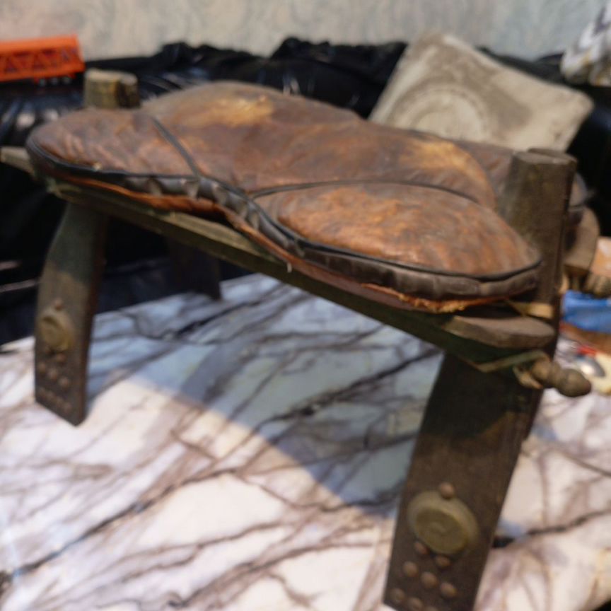 Старинное седло на верблюда