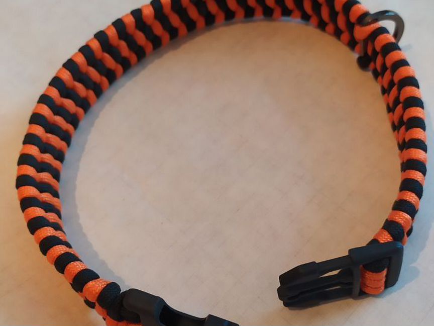 Ошейник из паракорда