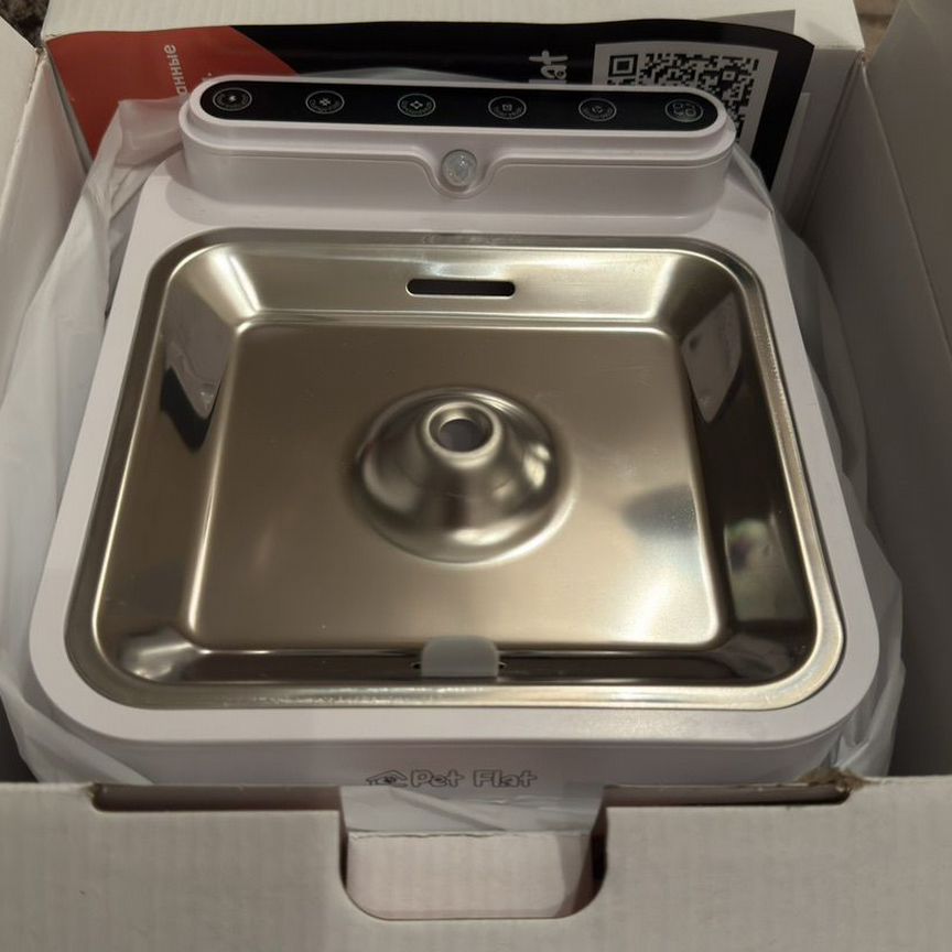 Фонтан поилка для кошек с датчиком движения