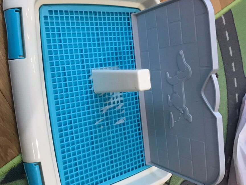 Лоток для собак со столбиком