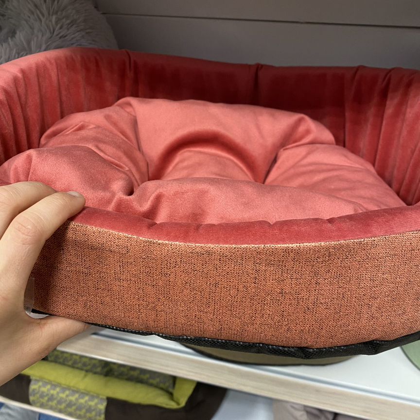 Лежанка для собак и кошек